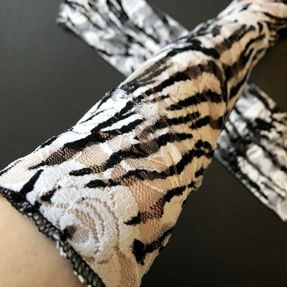 Handmade | Accessories | Lace Gloves With Finger Loops Black White ...